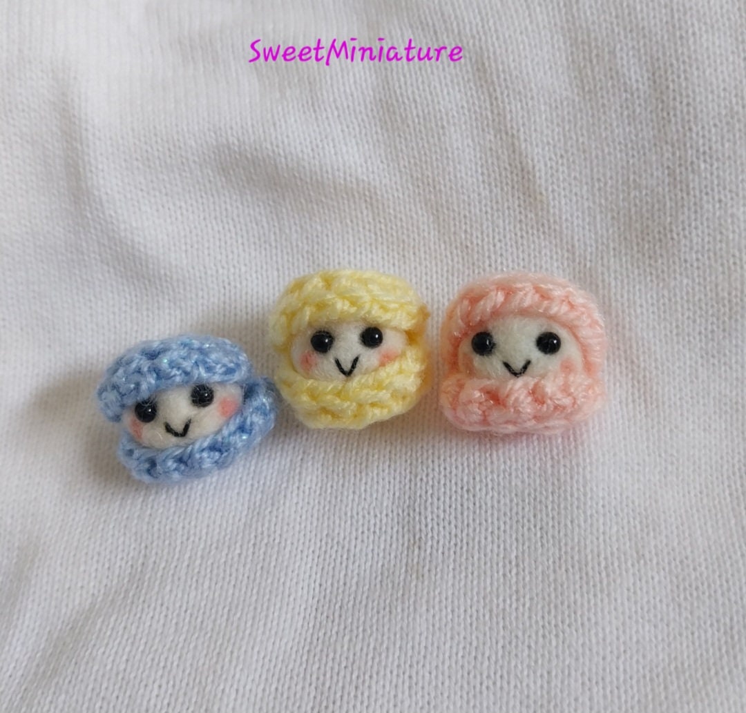 3 X Happy Miniature Pearls in Shells Wool Fibre Knitted Collectible Toy ...