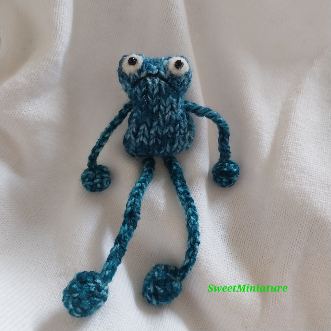A Miserable Knitted Frog Pocket Buddy Wool Fibre Miniature Comfort ...
