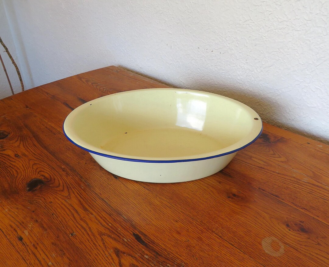 Vintage Enamelware Basin Washtub Cream and Blue Farmhouse Primitive ...