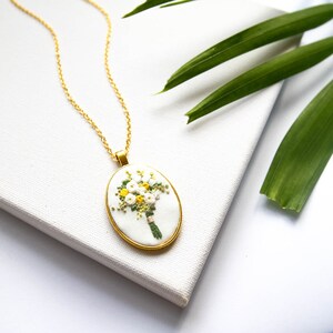 Hand Embroidered Bouquet Necklace: Gold Flower Pendant - Etsy