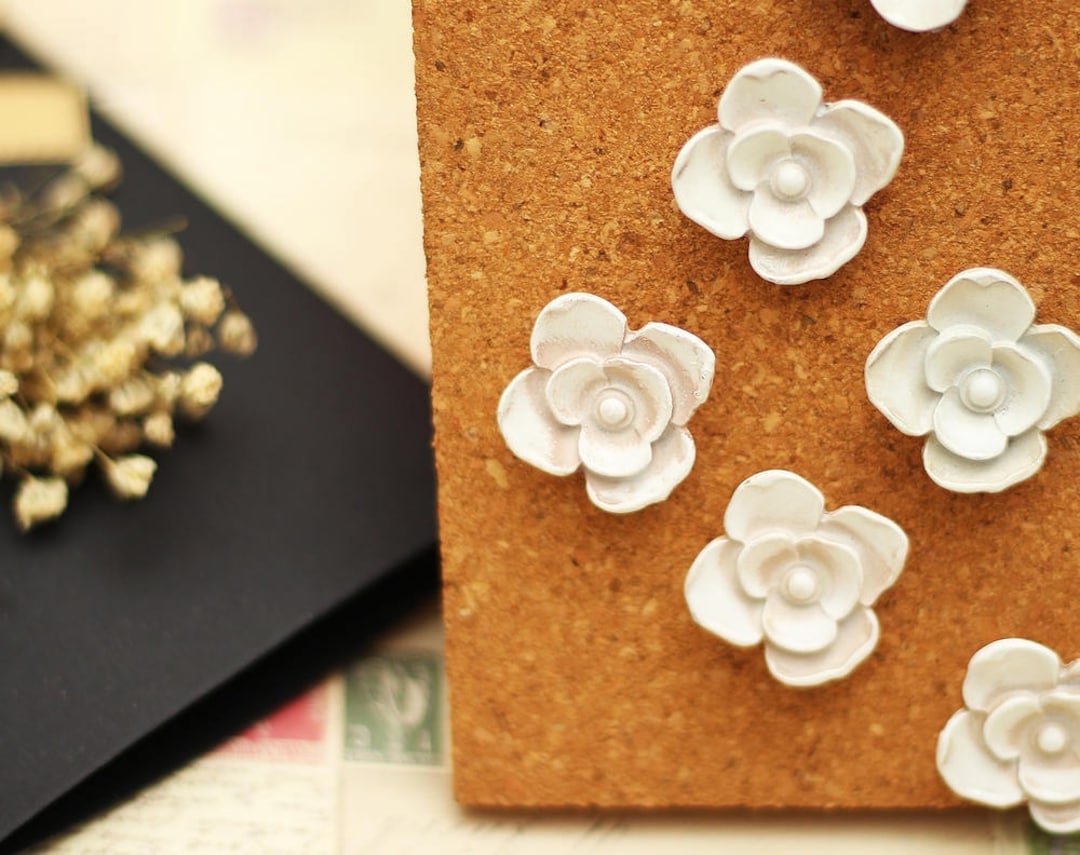 Vintage Style Distressing Flower Push Pins - White Zinc Alloy Push Pin ...