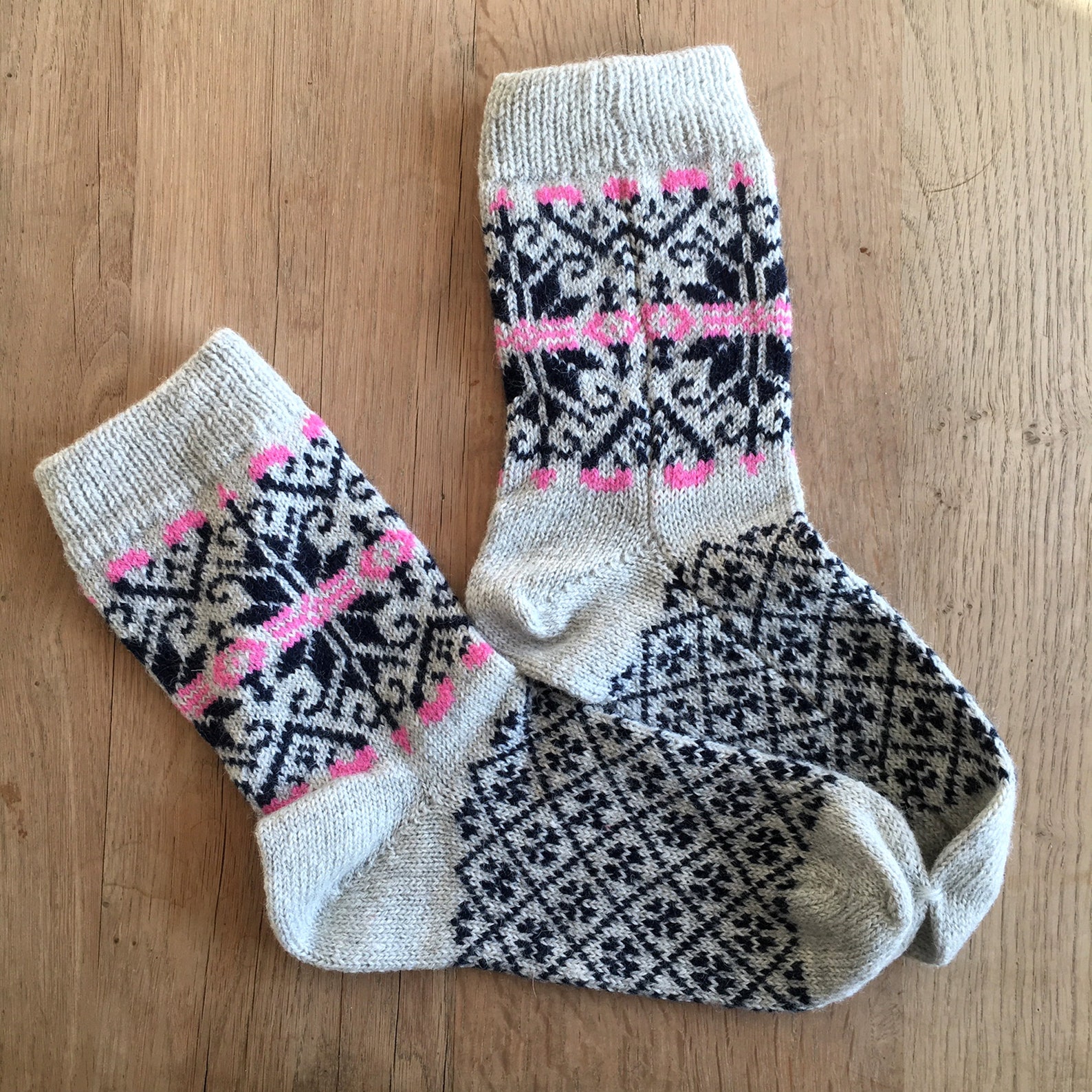 Folklore Socks Women, Cosy Wool Socks, Gray Black Socks, Star Pattern ...