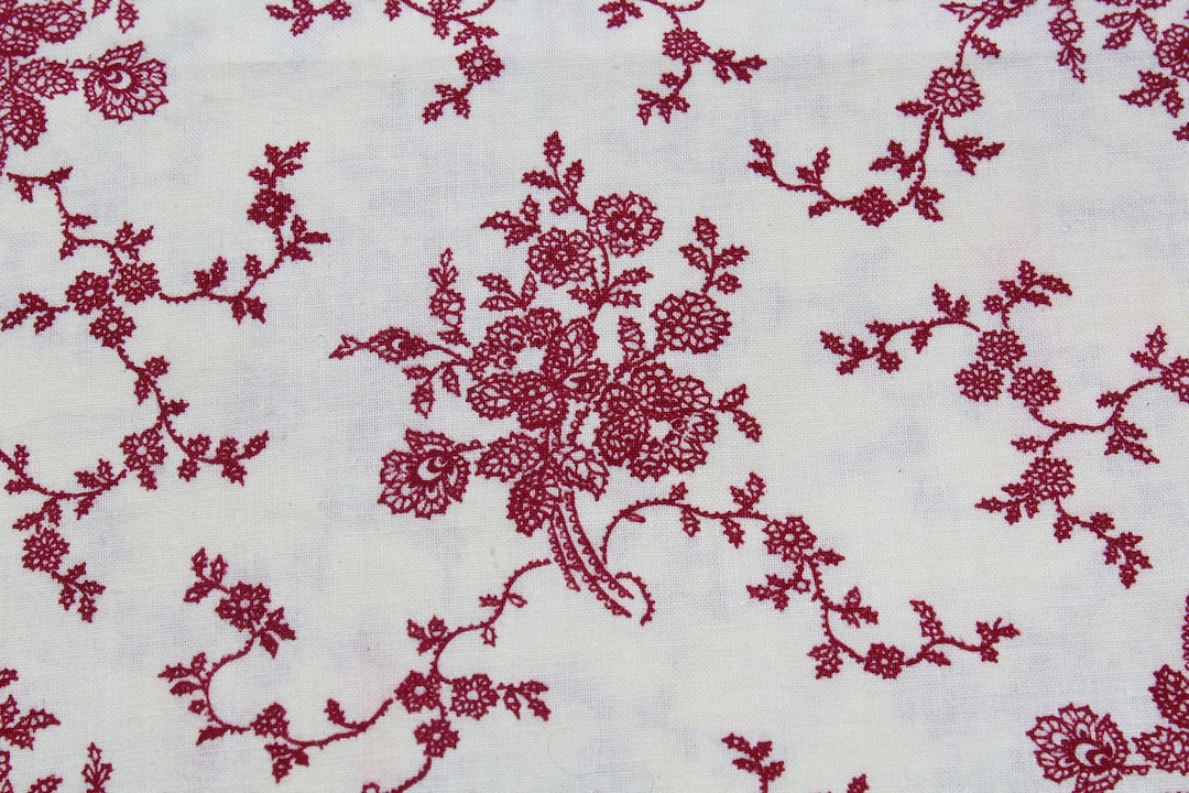 Maroon Red Floral Print Cotton Fabric Old Fashioned for Sewing Quilting ...
