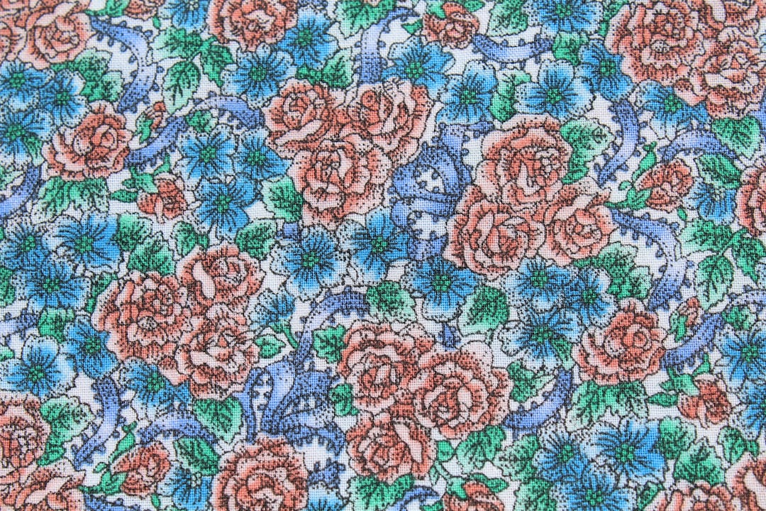 Vintage Spring Small Print Cotton Fabric With Dusty Pink Rose Clusters ...
