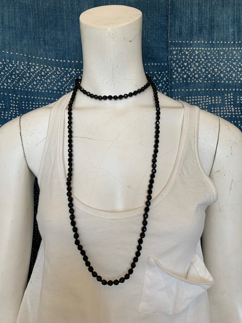 Precioso collar largo de cuentas de azabache negro antiguo - Etsy España