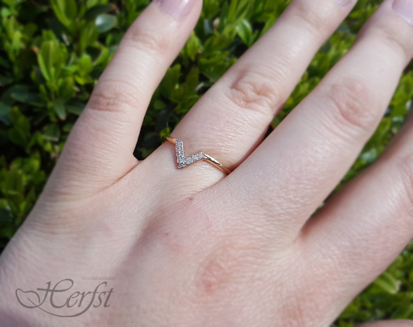 14k Solid Gold Diamond V Band Ring, Handmade Jewelry - Etsy