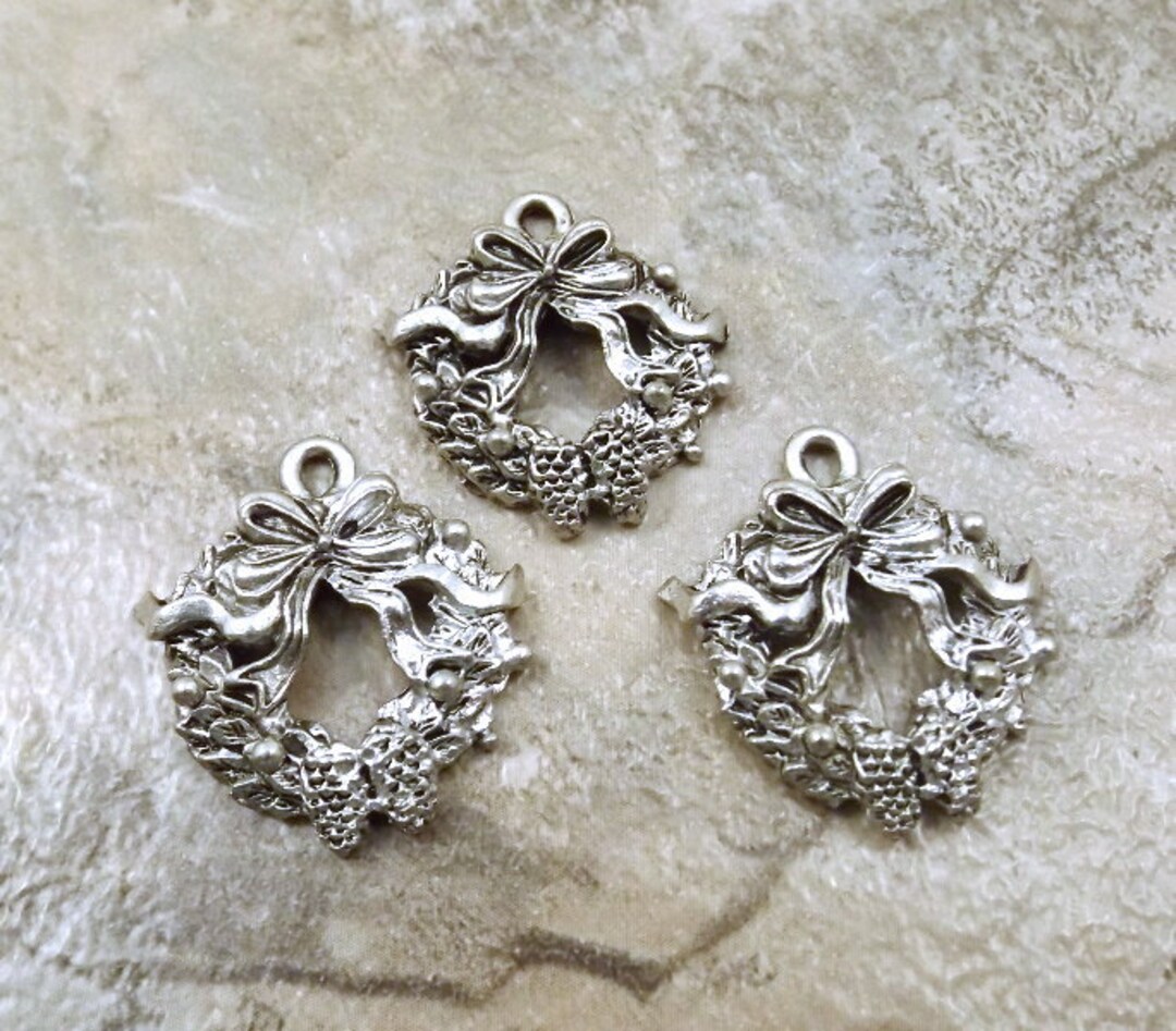 Set of Three 3 Pewter Christmas Wreath Charms 5293 - Etsy