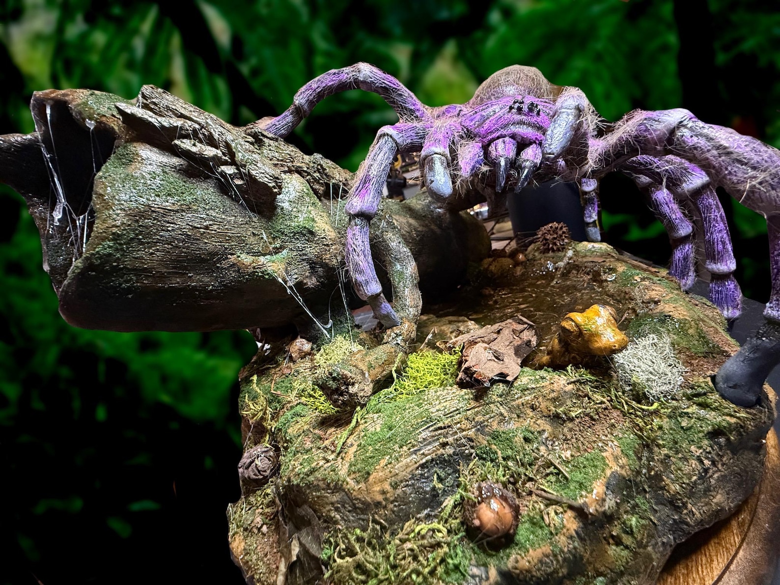 Purple Goliath Birdeater Tarantula Spider Sculpture Diorama, Real Scale ...