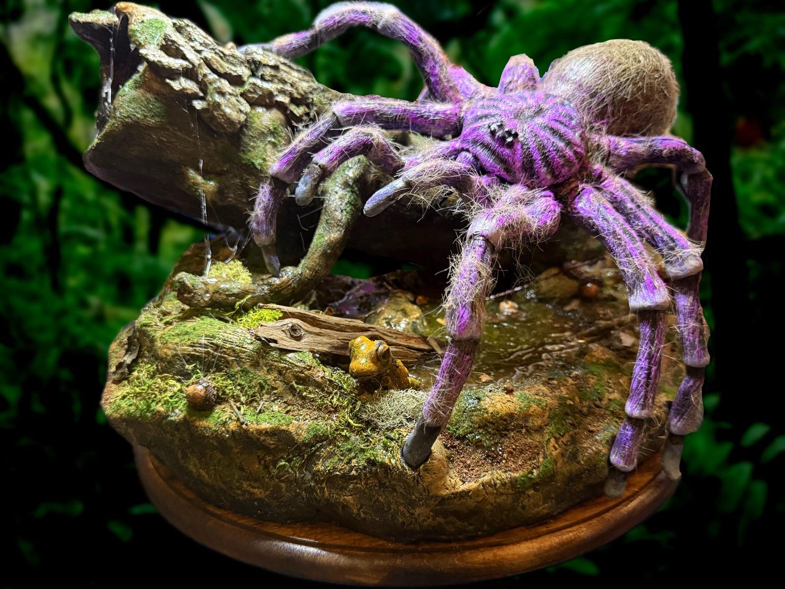 Purple Goliath Birdeater Tarantula Spider Sculpture Diorama, Real Scale ...