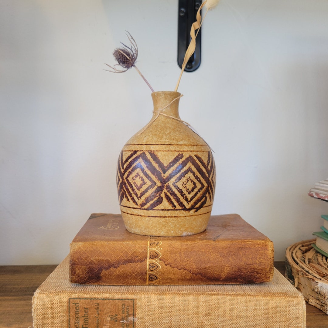 Vintage Clay Vase/ Home Decor/ Beachhouse Decor/ Cabin Decor/minimalist ...