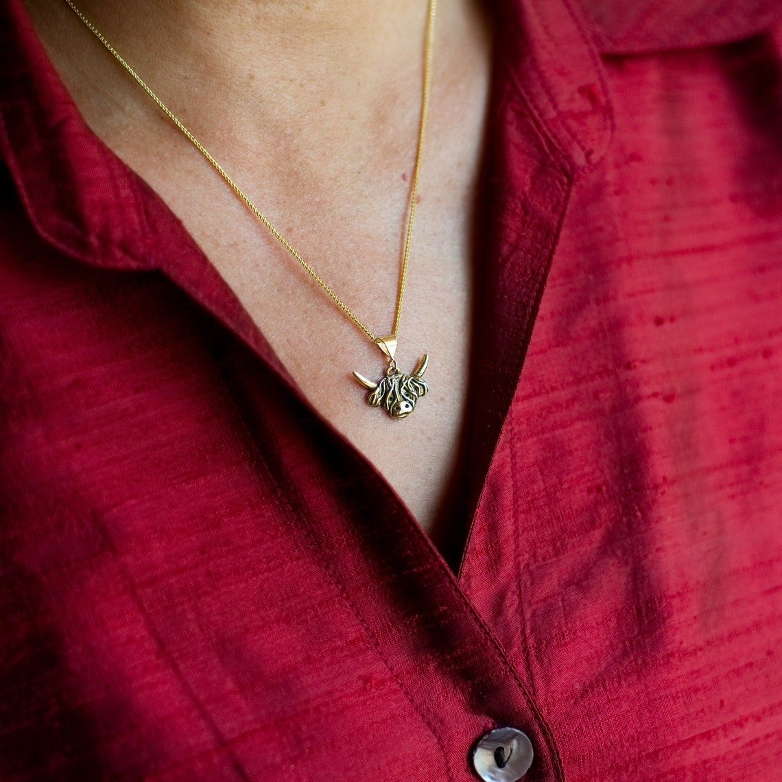 Highland Cow Pendant in 14K Solid Gold - Etsy