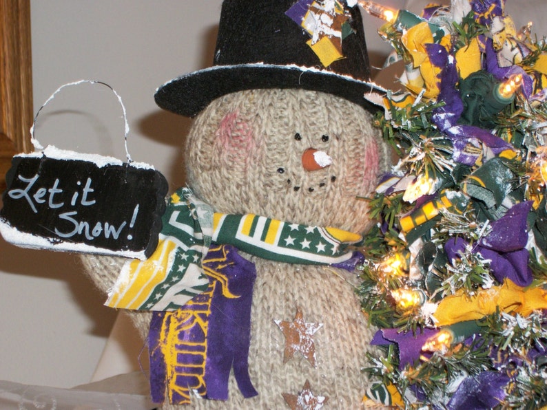 Minnesota Viking & Green Bay Packer Snowman (blended Family) - Etsy