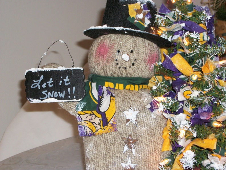 Green Bay Packer & Minnesota Viking Snowman on Sled (blended Family) - Etsy