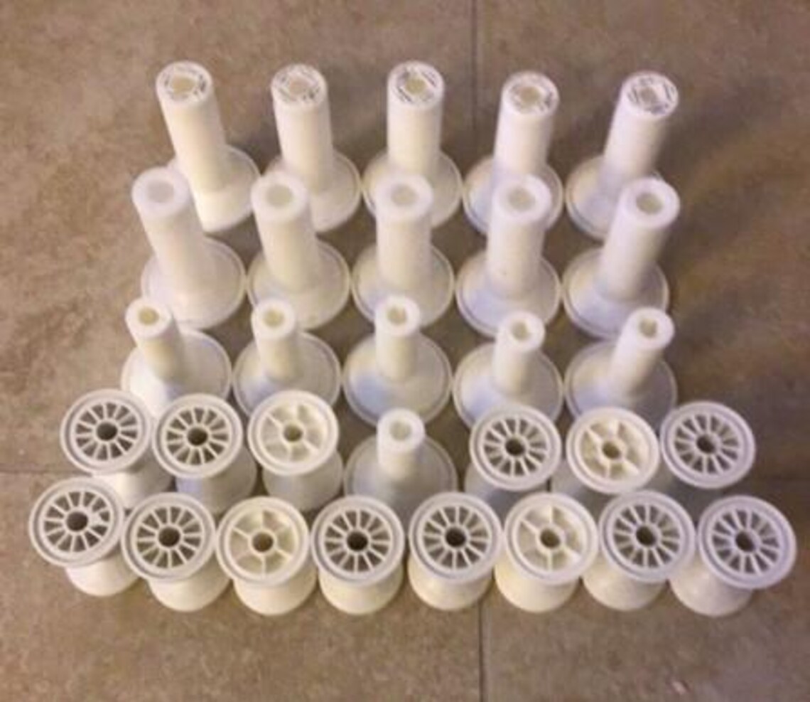 Crafters’ Delight: Set of 30 Empty Plastic Thread Spools for DIY ...