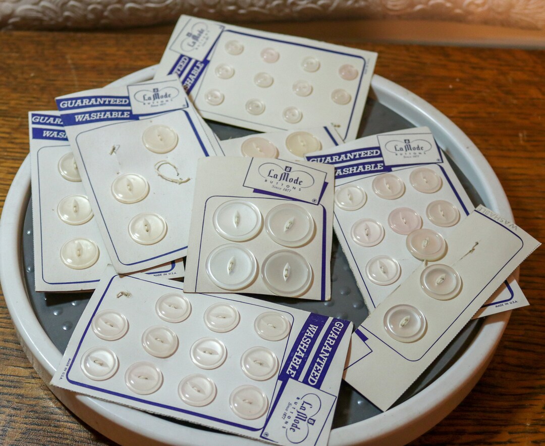 Vintage Lamode Lucite Buttons: 1960s Sew-thru on Original Card - Etsy