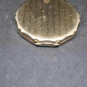 Vintage Etched Gold-tone Compact - Powder Compact - Made in Japan ...