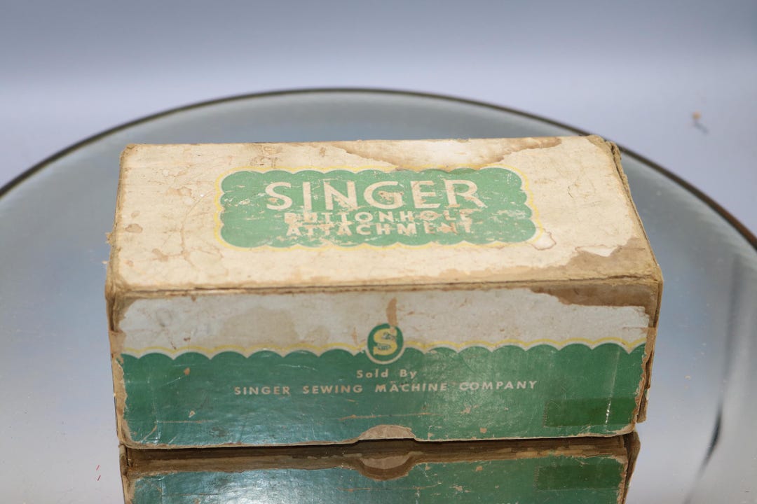 Vintage 1950s Singer Buttonholer No. 121795 - Original Box - Needs ...