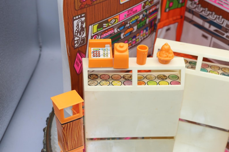 Vintage 1977 Mattel Baskin Robbins Ice Cream Store Playset With 2 Dolls ...