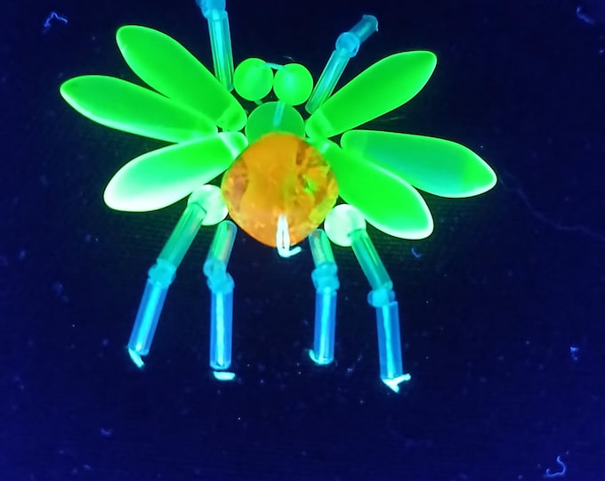 Uranium Firefly, Uranium Glass, Vaseline Glass, UV Reactive, Blacklight ...