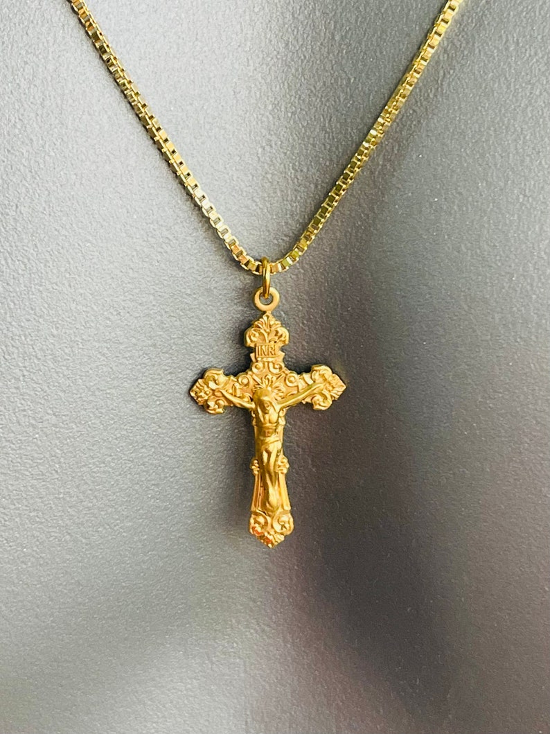 Gold Crucifix Cross Pendant Necklaces for Men Box Chain Cross Necklace ...