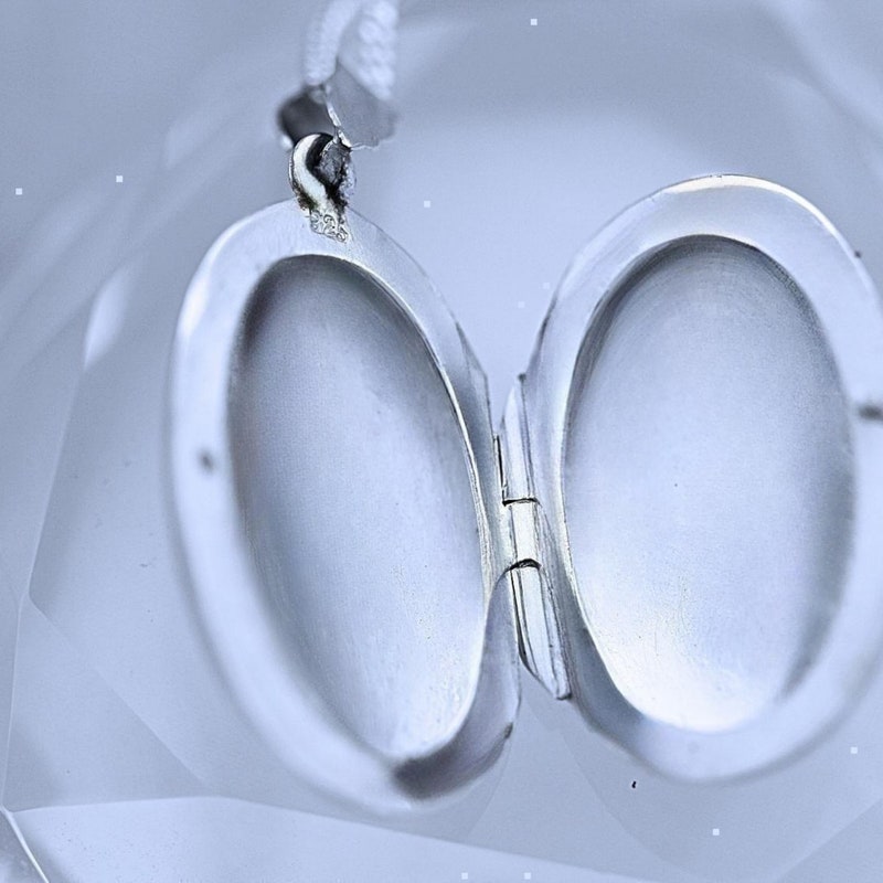 Large Oval Locket - Etsy