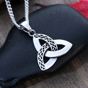 Small Trinity in Sterling Silver Silver Trinity Knot - Etsy