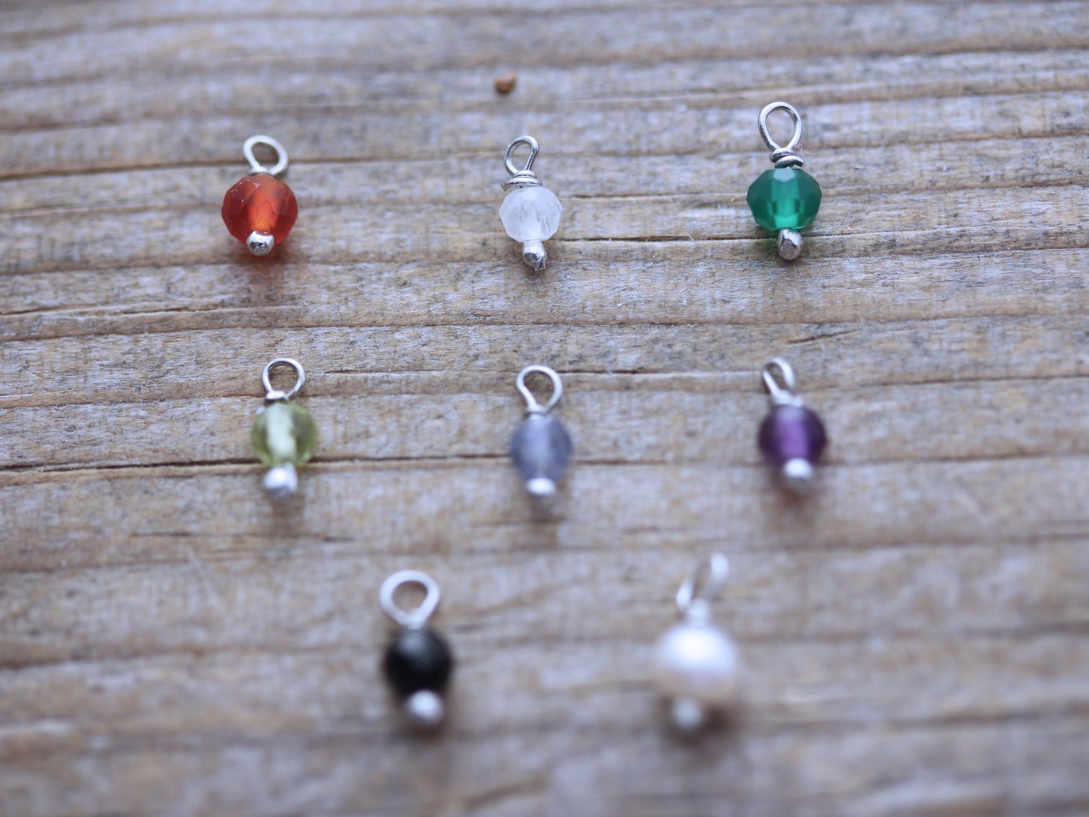 TINY Gemstones. 3 Mm. Small Gemstones. Carnelian Moon Gem - Etsy