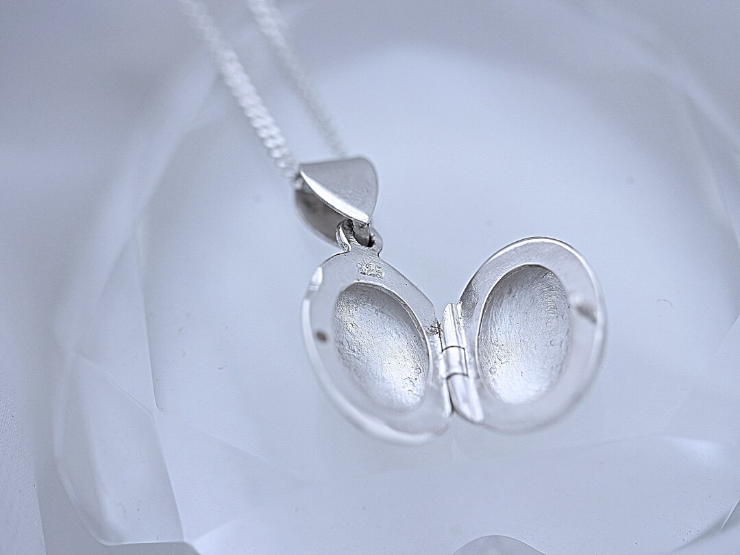 925 Solid Sterling Silver Oval Locket Necklace. 925 Sterling Silver ...