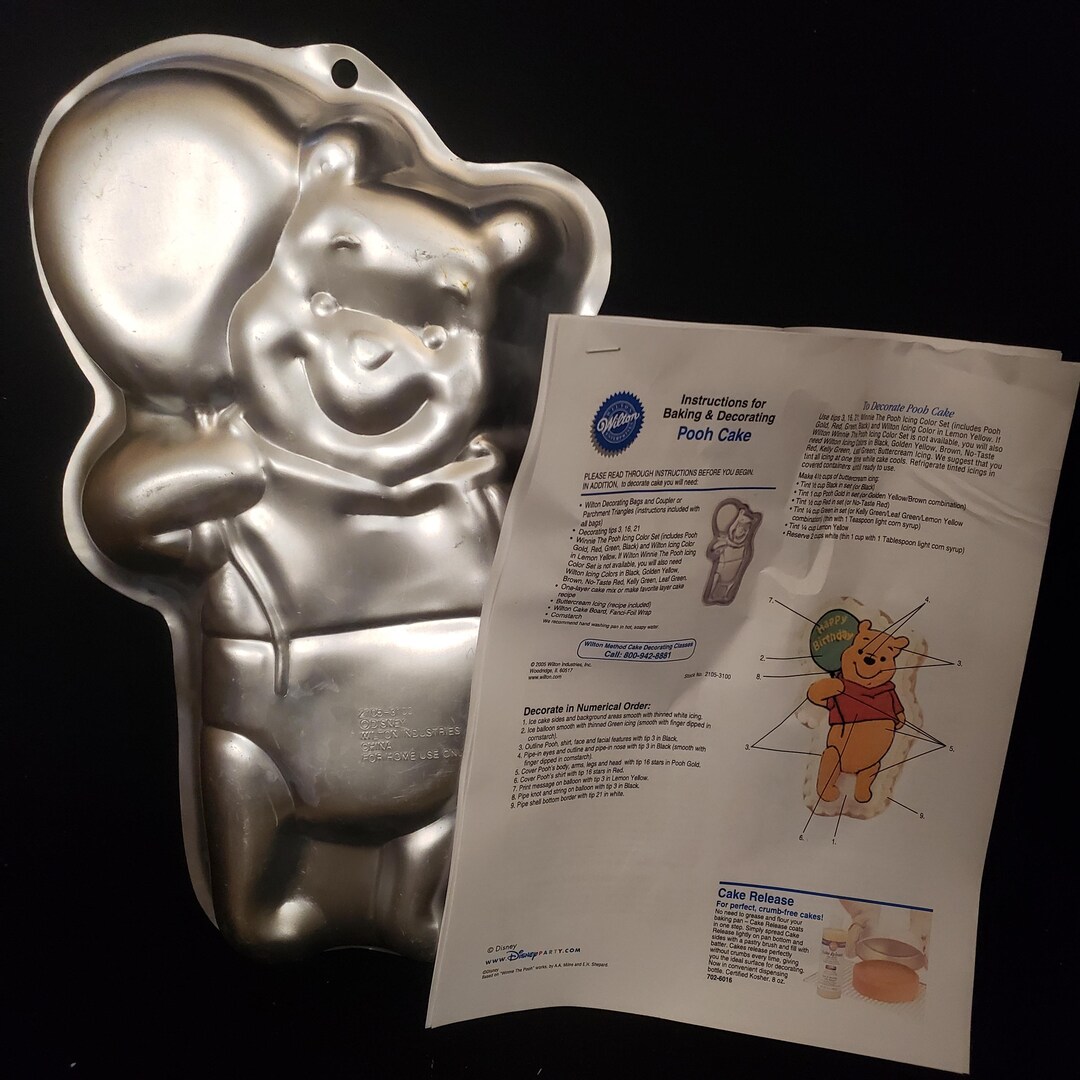 Wilton Character Cake Pan Winnie the Pooh Holding Balloon Happy ...