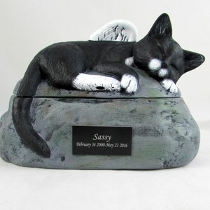 Ceramic Engraved Painted Cat Cremation Urn With Plastic Name Plate ...