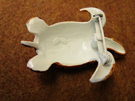 Vintage Enamel Sea Turtle Pin - Gem