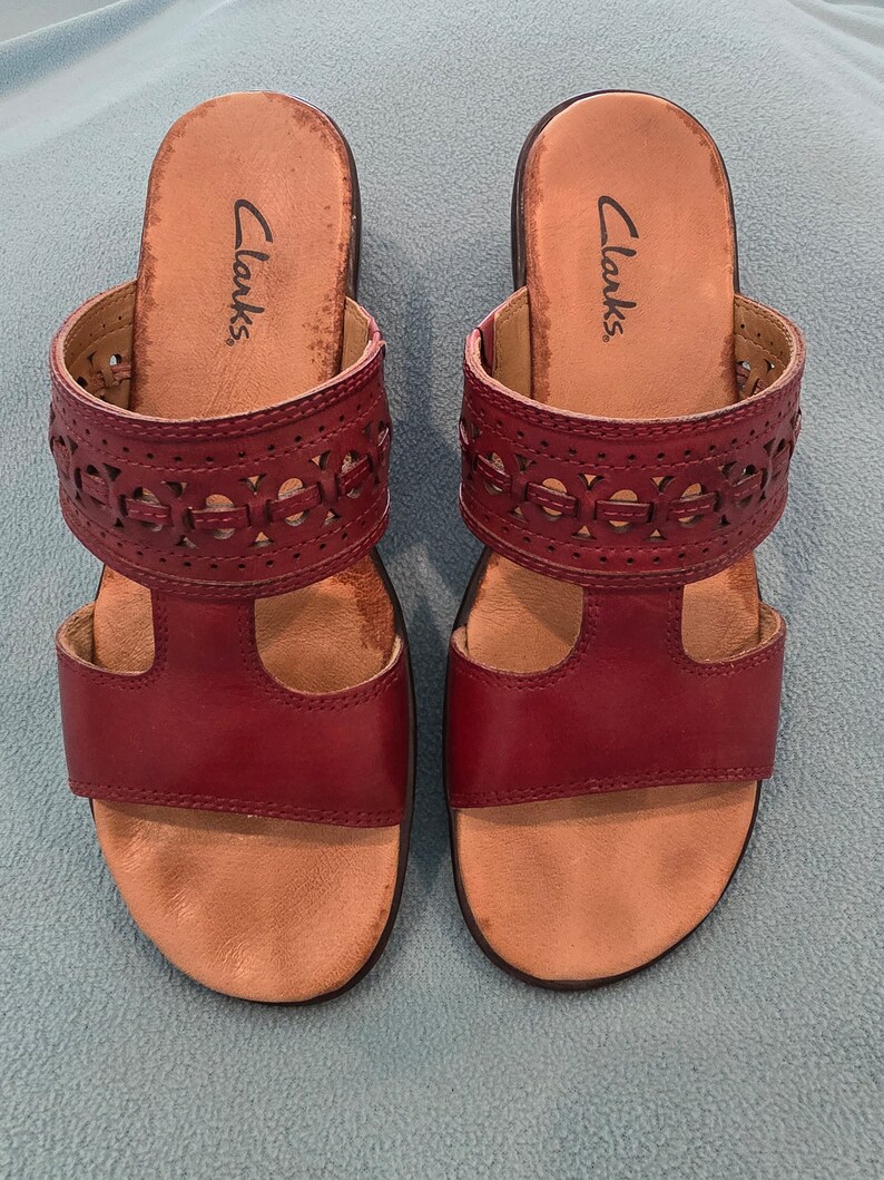 Vintage Clark's Slide Mule Dianalyn Sandal in Deep Red Tooled Leather ...