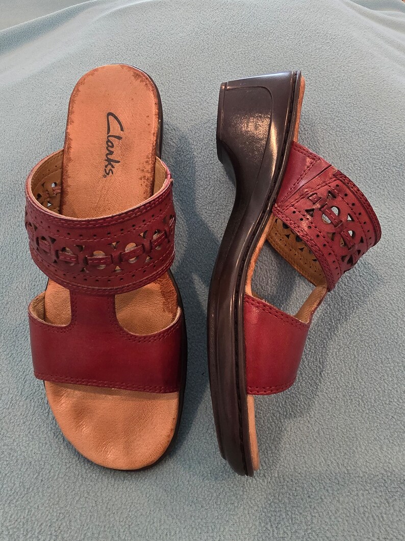 Vintage Clark's Slide Mule Dianalyn Sandal in Deep Red Tooled Leather ...