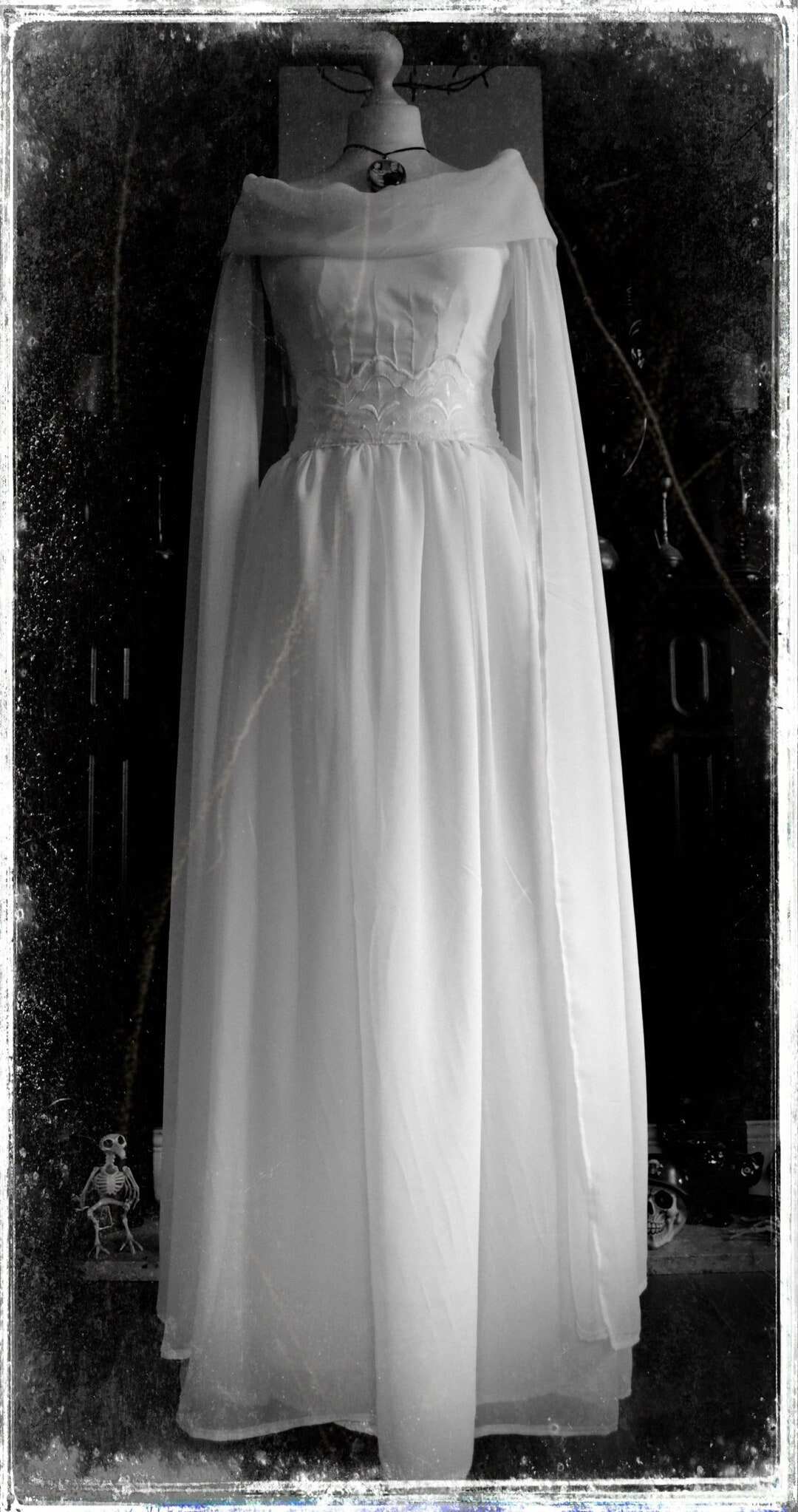 Ghostly Lily Munster Nightie / Nightgown / Nightdress and Nightcap ...