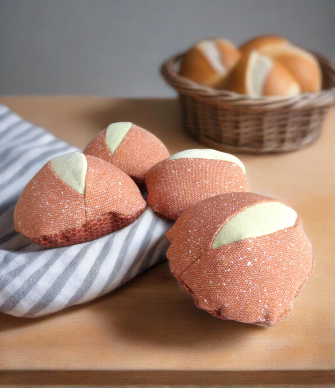 1 Piece - Pretend Play Crusty Bread Roll Textile Play Food , Made in ...