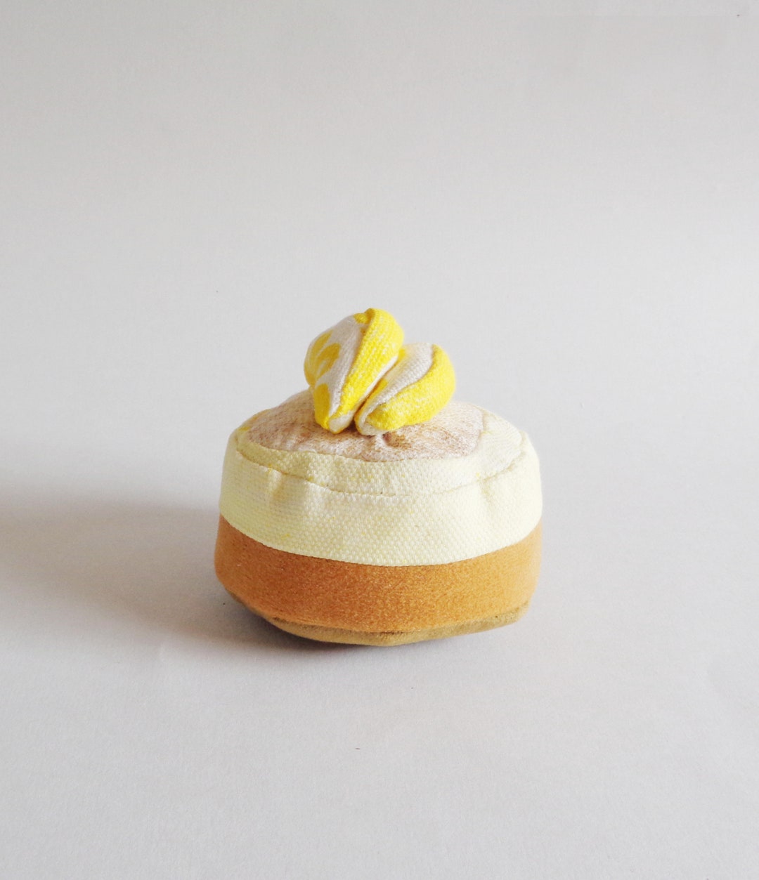 Kids Pretend Play Lemon Meringue Soft Toy Cake for Play Kitchens and ...