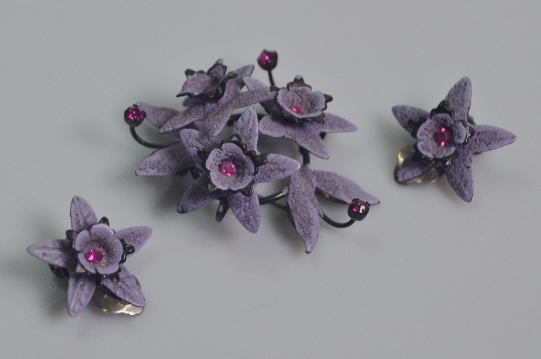 AUSTRIA Jewelry Set Brooch and Clip-on Earrings Non-pierced Purple With ...