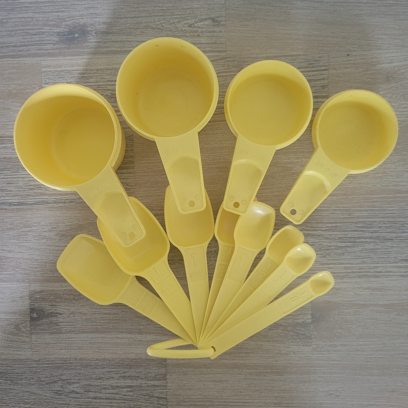 Vintage Tupperware Measuring Cups and Spoon Set in Yellow 1970s - Etsy
