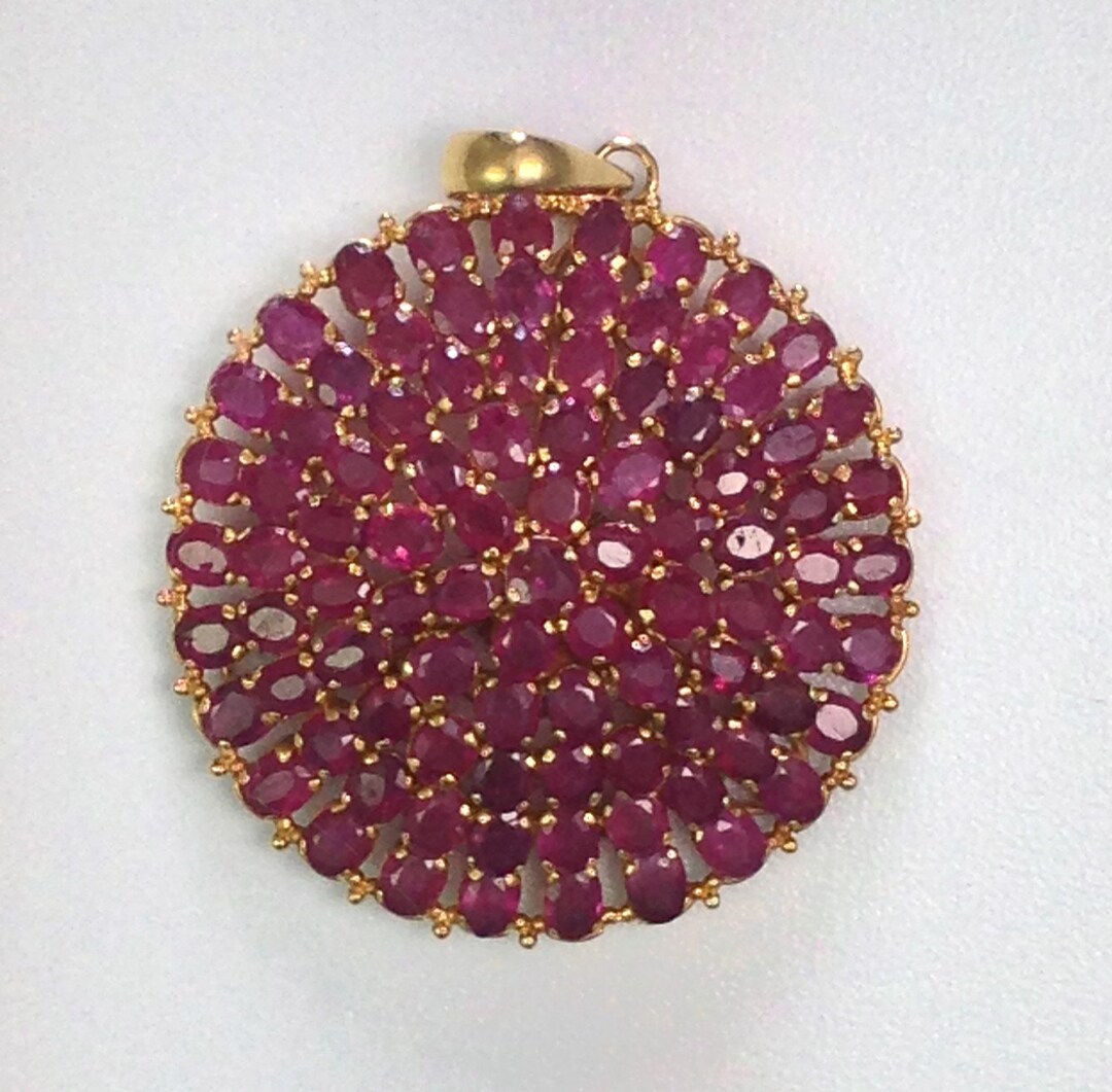 20k RUBY DISC PENDANT - Fully Hallmarked Yellow Gold - Circle Upon ...