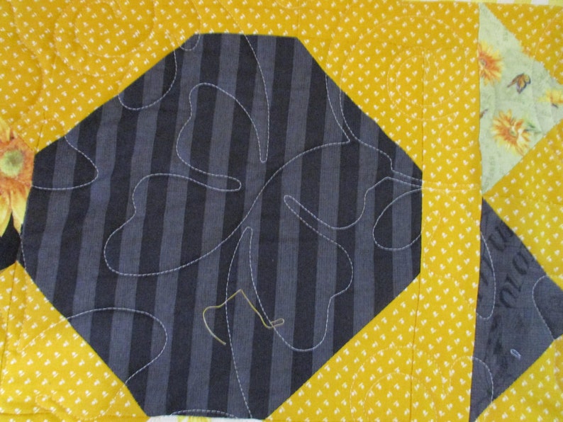 New USA Handmade Twin/full Patchwork Quilt- 68" X 78" Sunflowers, Bees, Butterflies Gold & Black ...
