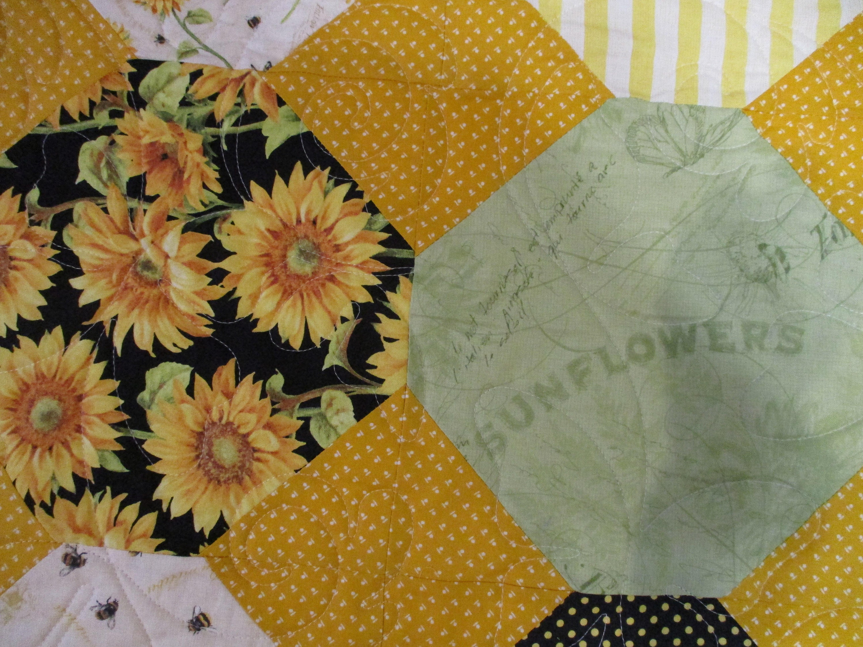 New USA Handmade Twin/full Patchwork Quilt- 68" X 78" Sunflowers, Bees ...