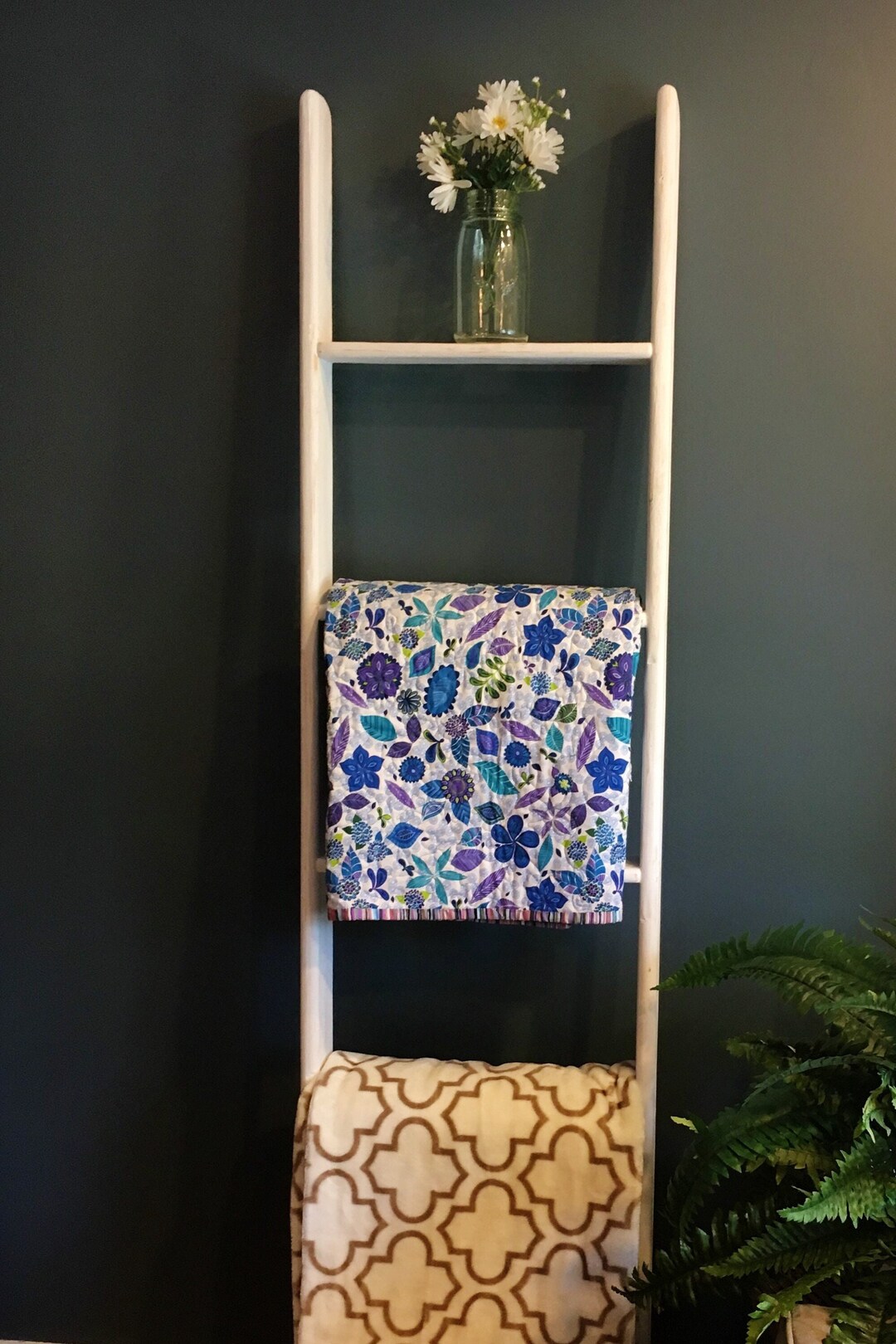 Rustic White Blanket Ladder Farmhouse Decor for Cozy Throws and ...