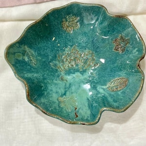 Large Ceramic Bowl, Handcrafted Clamshell-style Green Bowl, Table ...