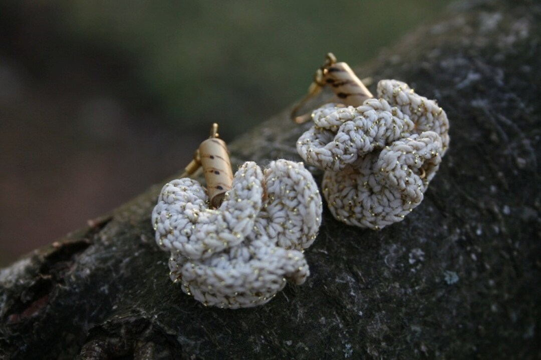 Crocheted Popcorn Seashell Inspired Earrings (white) (NOW ON SALE) - Etsy