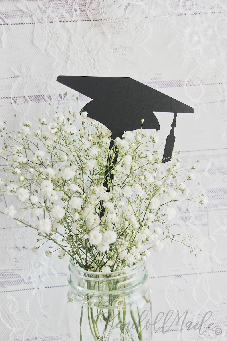 DIY Graduation Party Decoration Ideas, Graduation Centerpiece Idea ...