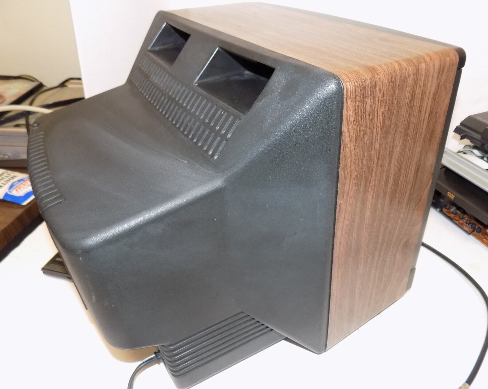 Vintage Wood Grain 13 Inch Magnavox CRT Color TV With Remote | Etsy