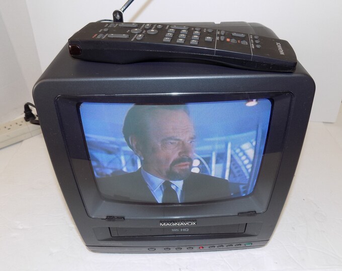 Magnavox Ccr095 9 Inch Portable CRT TV VCR Combo Retro Gaming Tv - Etsy