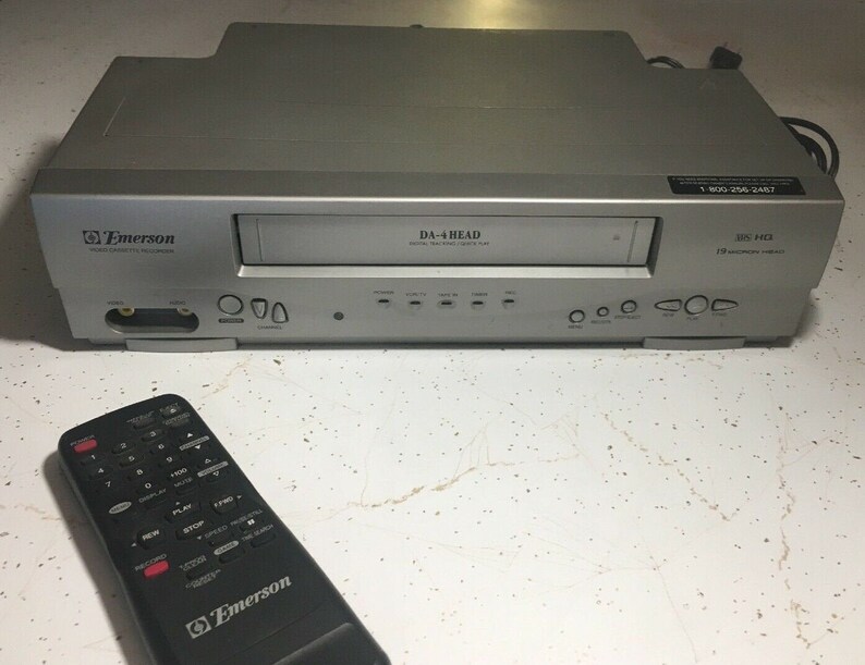 Emerson EWV404 Mono VHS VCR VHS Player con mando a distancia, cables A/V y adaptador HDMI - Etsy ...