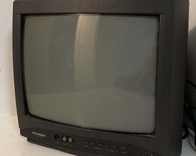 Sylvania 4913LT 13 Inch CRT Color TV Nice Retro Gaming TV With Remote ...