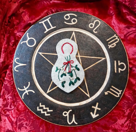 Medium Goddess Poppet With Mistletoe Embroidery and Pearly | Etsy